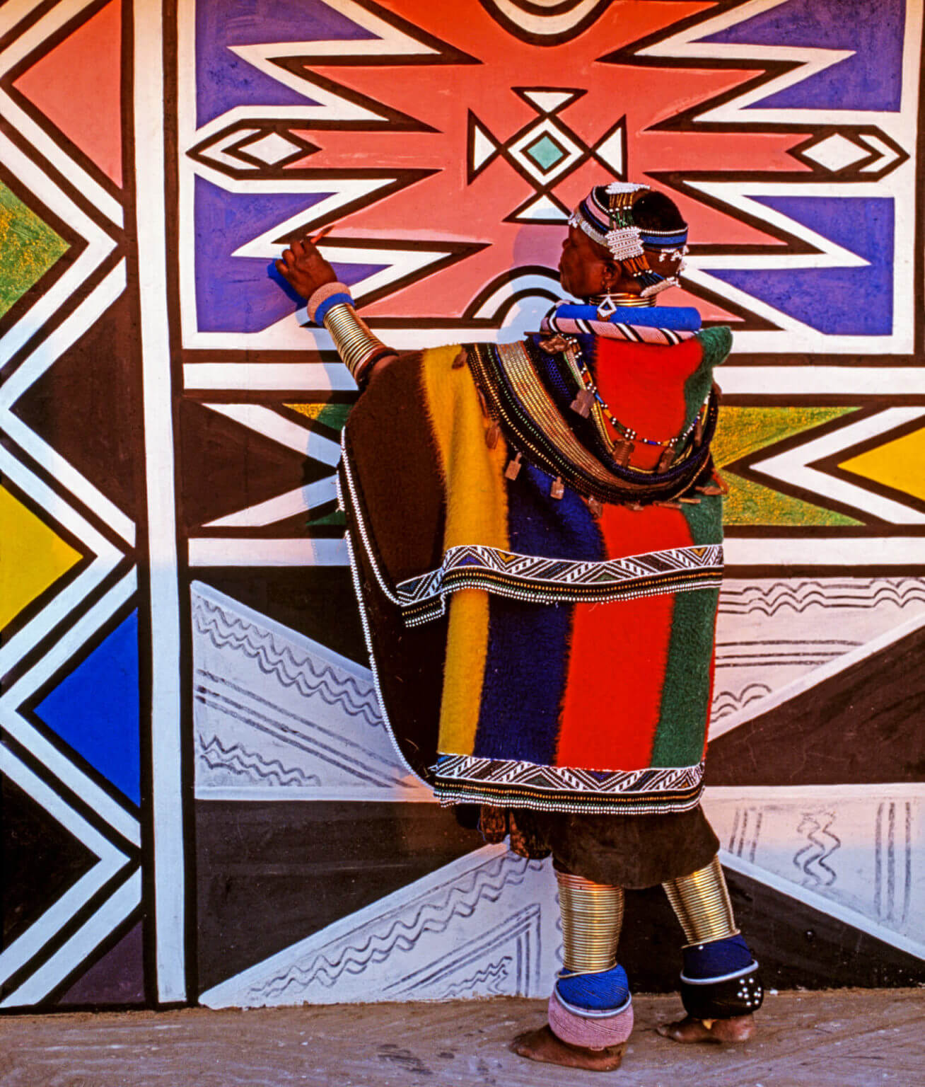Africa Online Museum » South Africa » Ndebele Nuptials » Photos