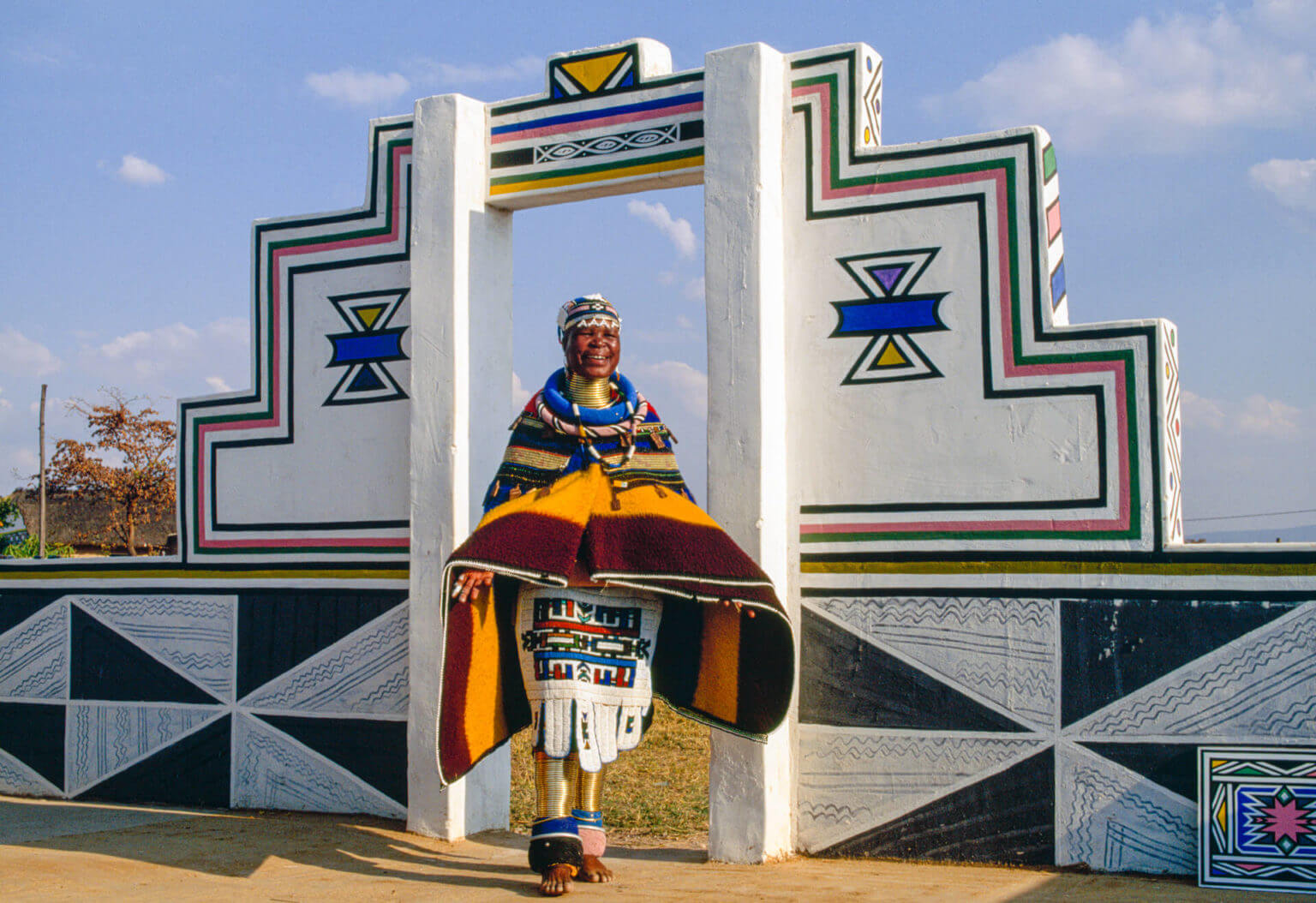 Africa Online Museum » South Africa » Ndebele Nuptials » Photos