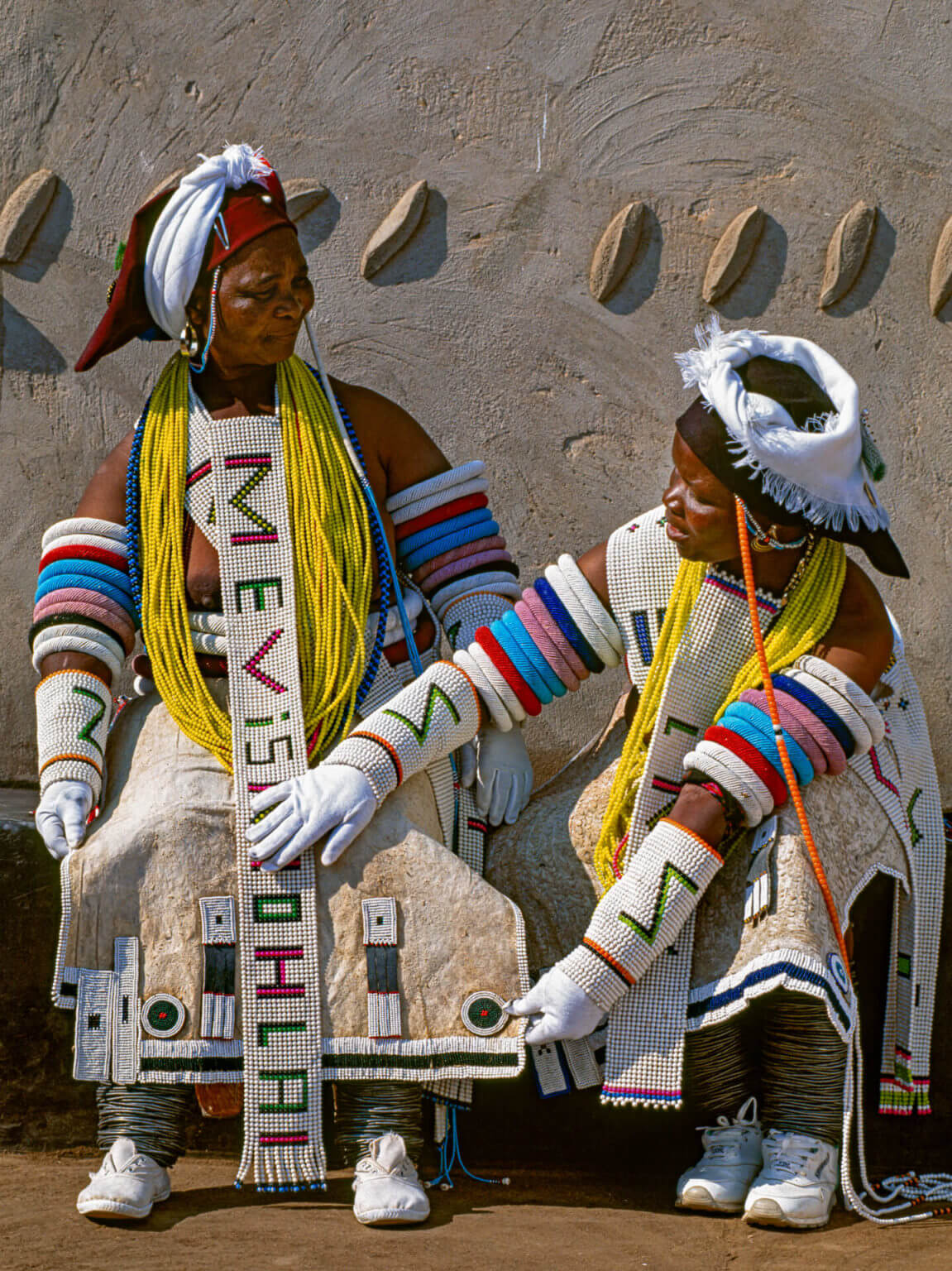 Africa Online Museum » South Africa » Ndebele Nuptials » Photos