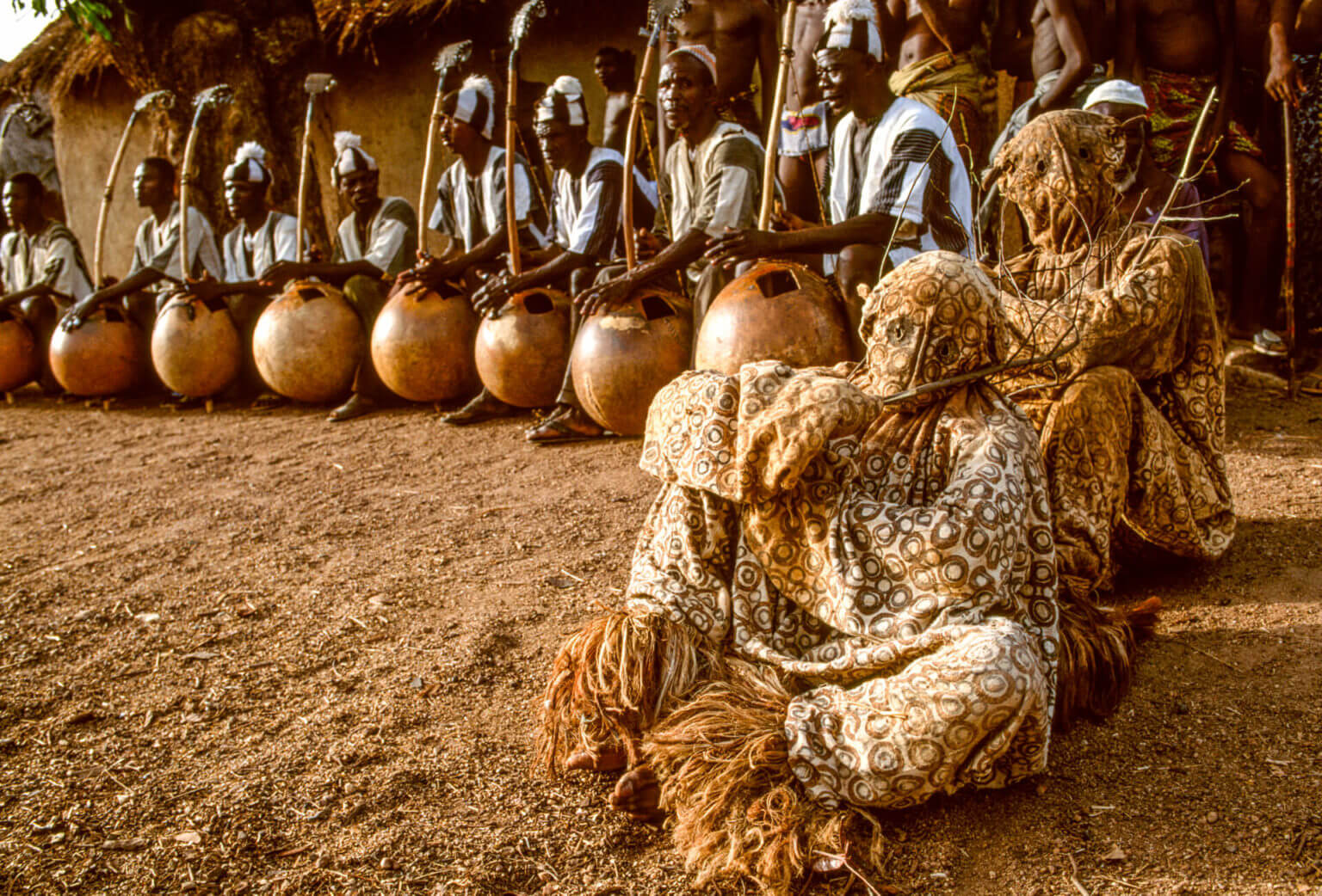 Africa Online Museum » Cote d’Ivoire » SENUFO SPIRIT HOUSE AND FUNERAL ...