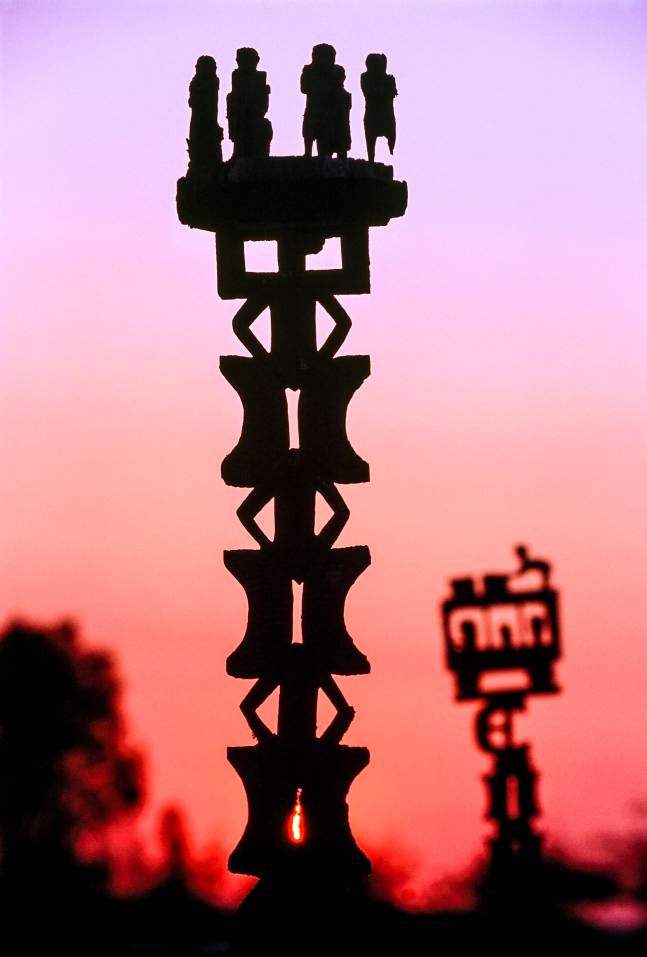 Africa Online Museum » Madagascar » Malagasy Funeral